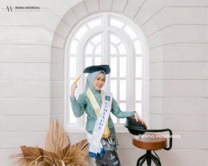 200+ Kumpulan Background Foto Wisuda, Modern, dan Aesthetic